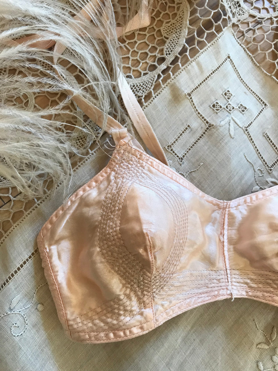 Itty Bitty 1930’s 1940’s vintage pink satin circle stitch bullet bra ...