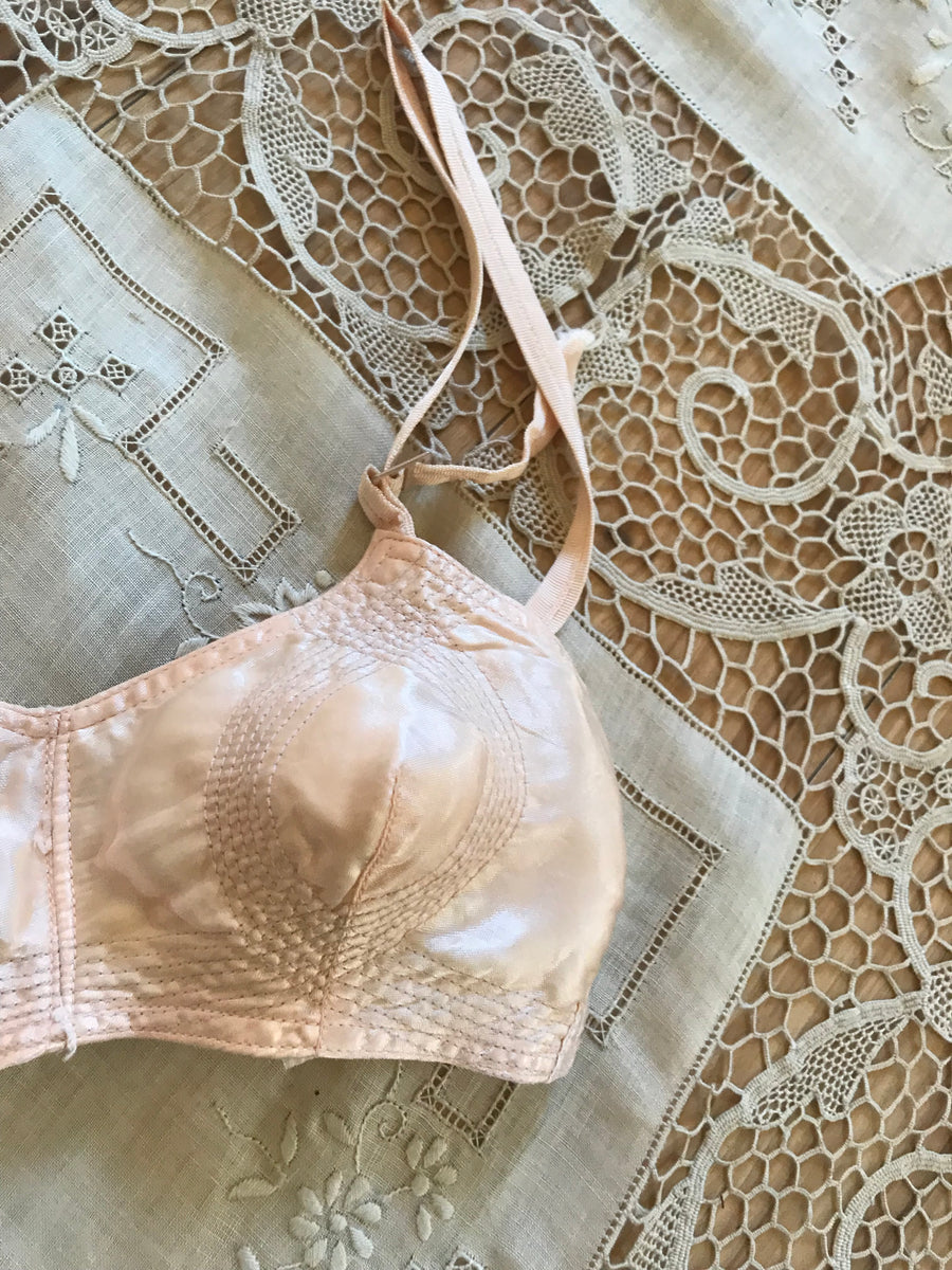 Itty Bitty 1930’s 1940’s vintage pink satin circle stitch bullet bra ...